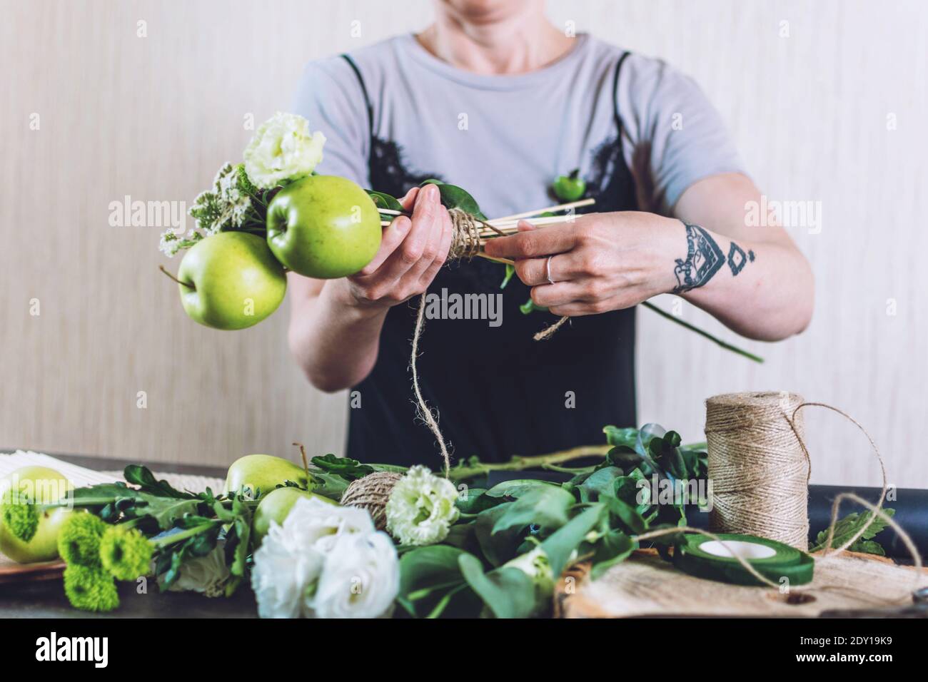 Flower Trends 2021, Naturalness, Flower Arranging, florist tricks, tips ...