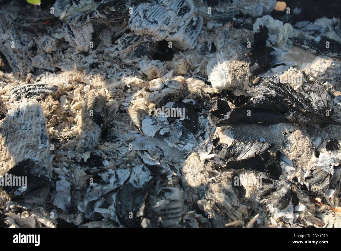 Glowing ashes background hi-res stock photography and images - Alamy