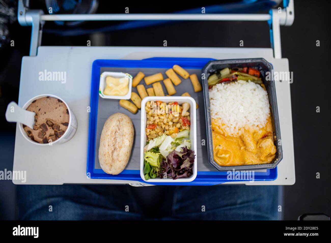 Airplane meal aerial hi-res stock photography and images - Alamy