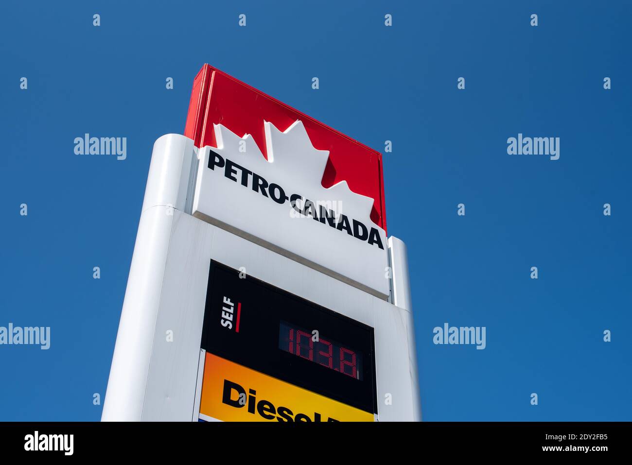 Petrocanada gas station hi-res stock photography and images - Alamy