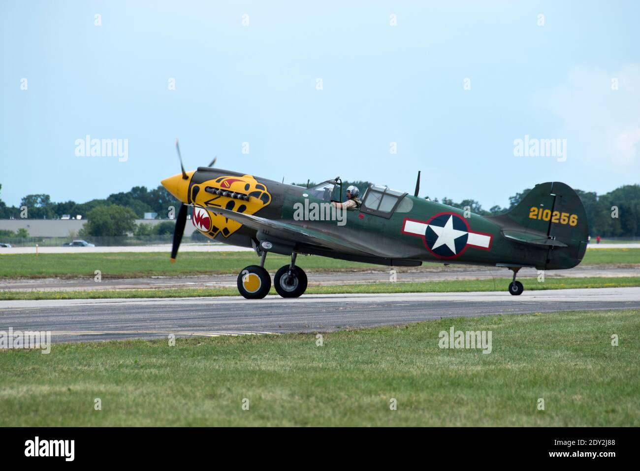 A Curtiss P-40 Warhawk, an American World War Two era fighter plane ...