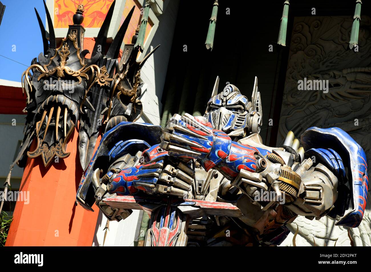 Transformers's Hoptimus Prime handprint and footprint ceremony on ...
