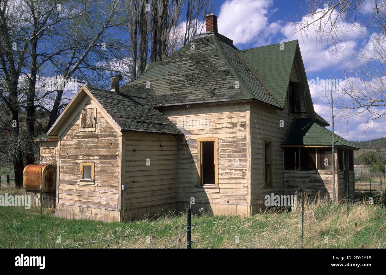 Abandoned homestead, Juniper Hills Preserve, Oregon Stock Photo - Alamy Abandoned homestead, Juniper Hills Preserve, Oregon Stock Photo - Alamy