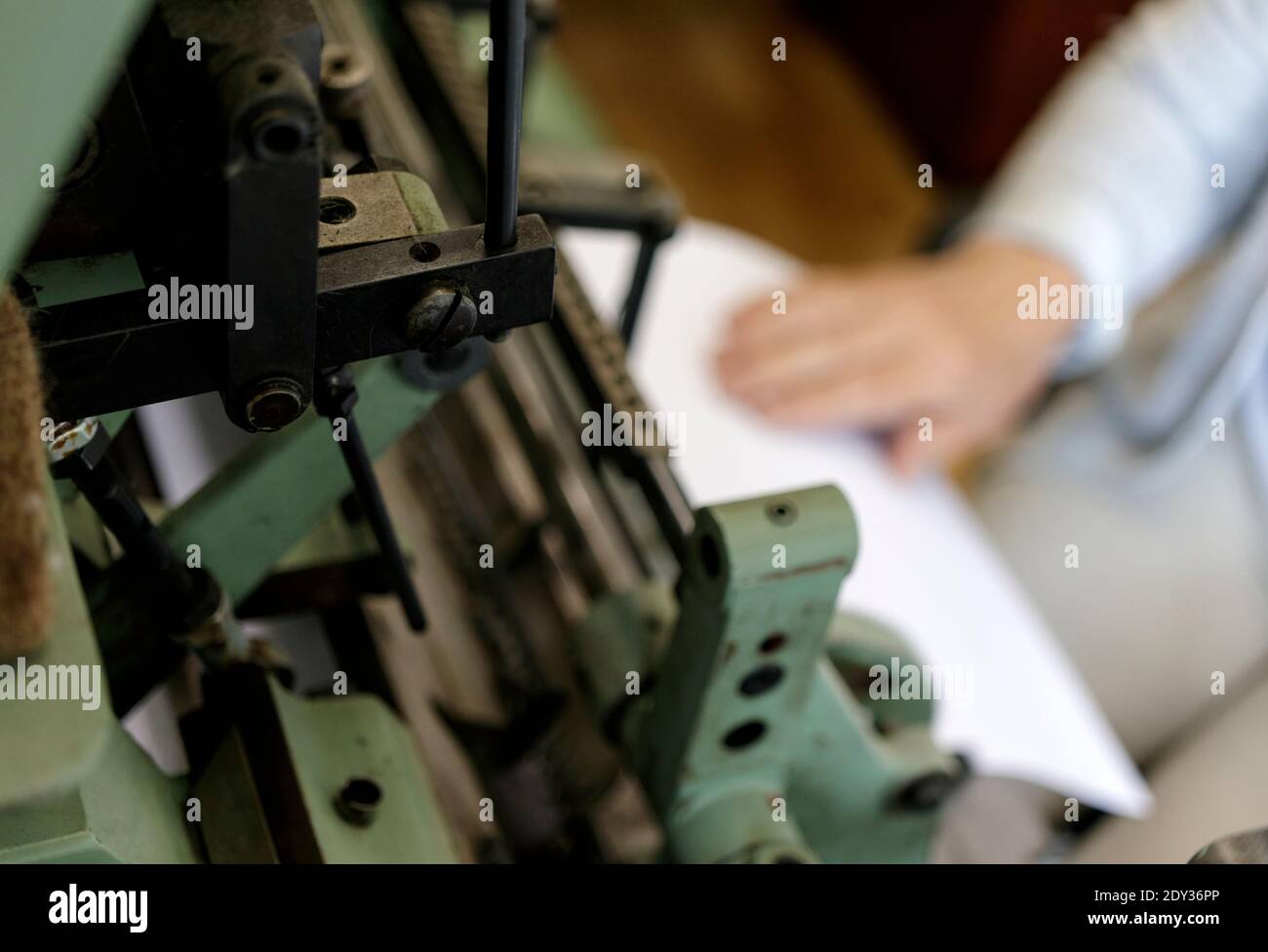 Man At Printing Press High Resolution Stock Photography and Images - Alamy