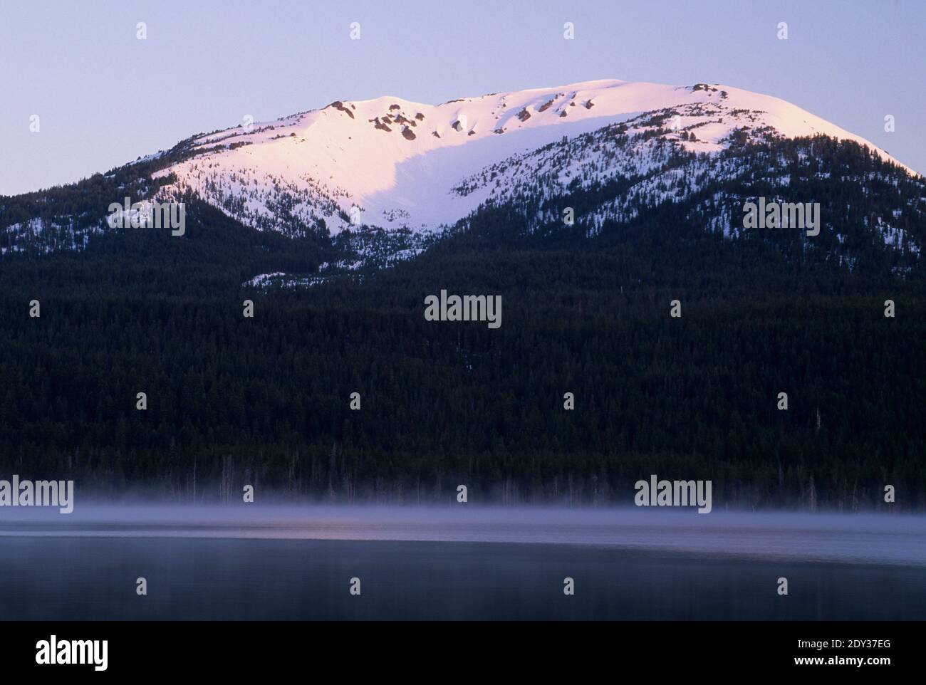 Mt Bailey morning above Diamond Lake, Rogue-Umpqua National Scenic ...