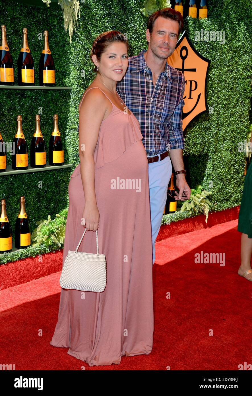 Marika Dominczyk and Scott Foley attend the Fifth-Annual Veuve Clicquot ...