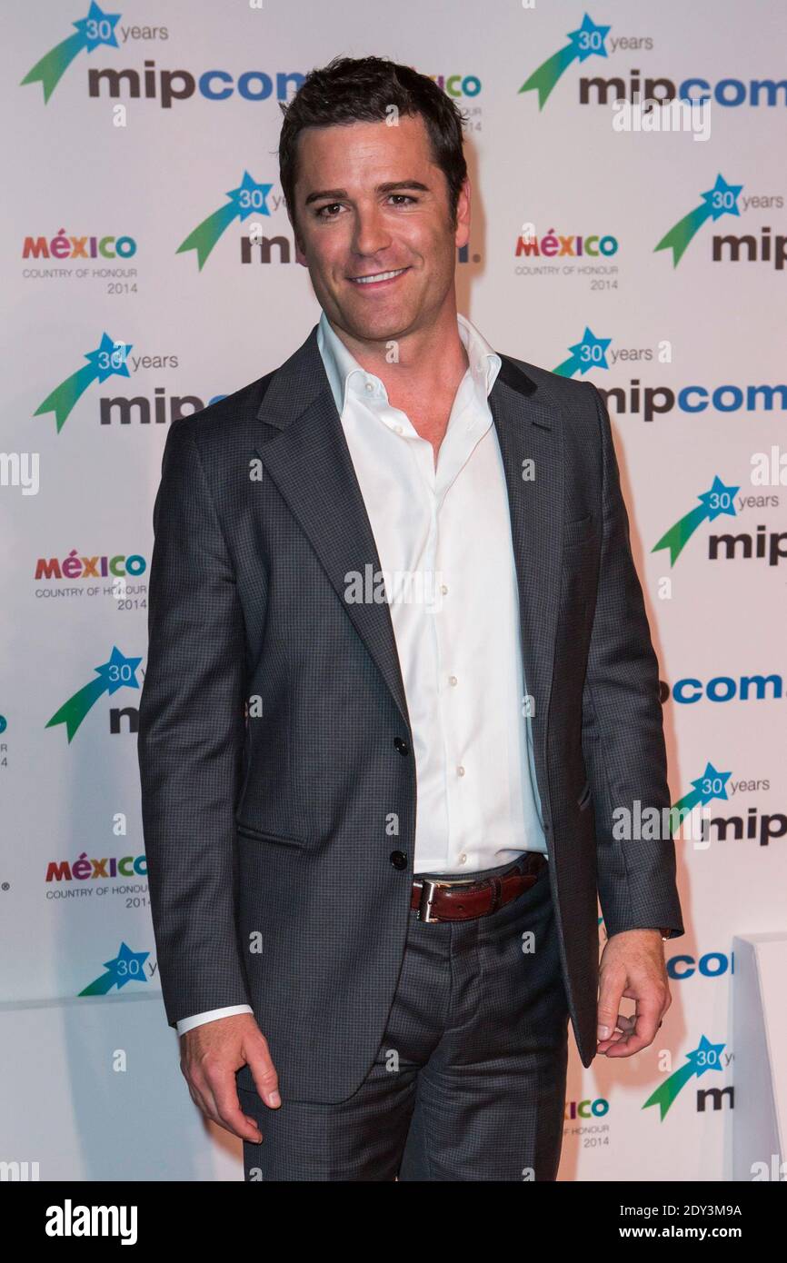 Yannick bisson hi-res stock photography and images - Alamy