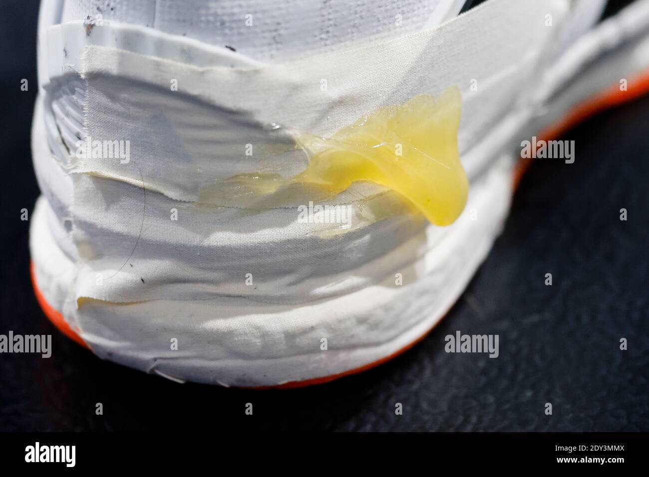 Handball resin hi-res stock photography and images - Alamy