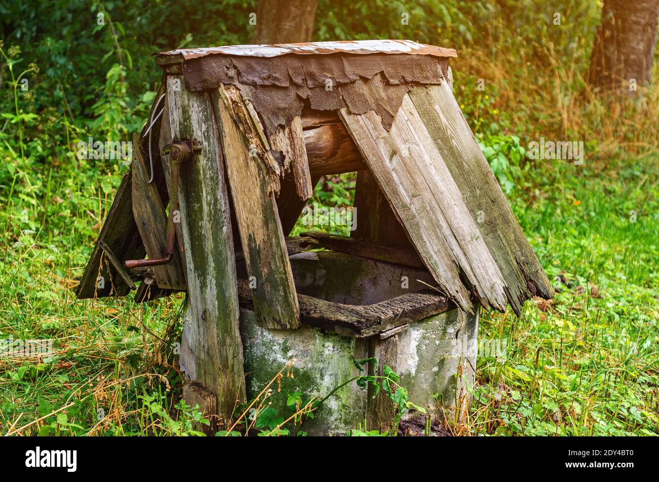 Well rotten hi-res stock photography and images - Alamy