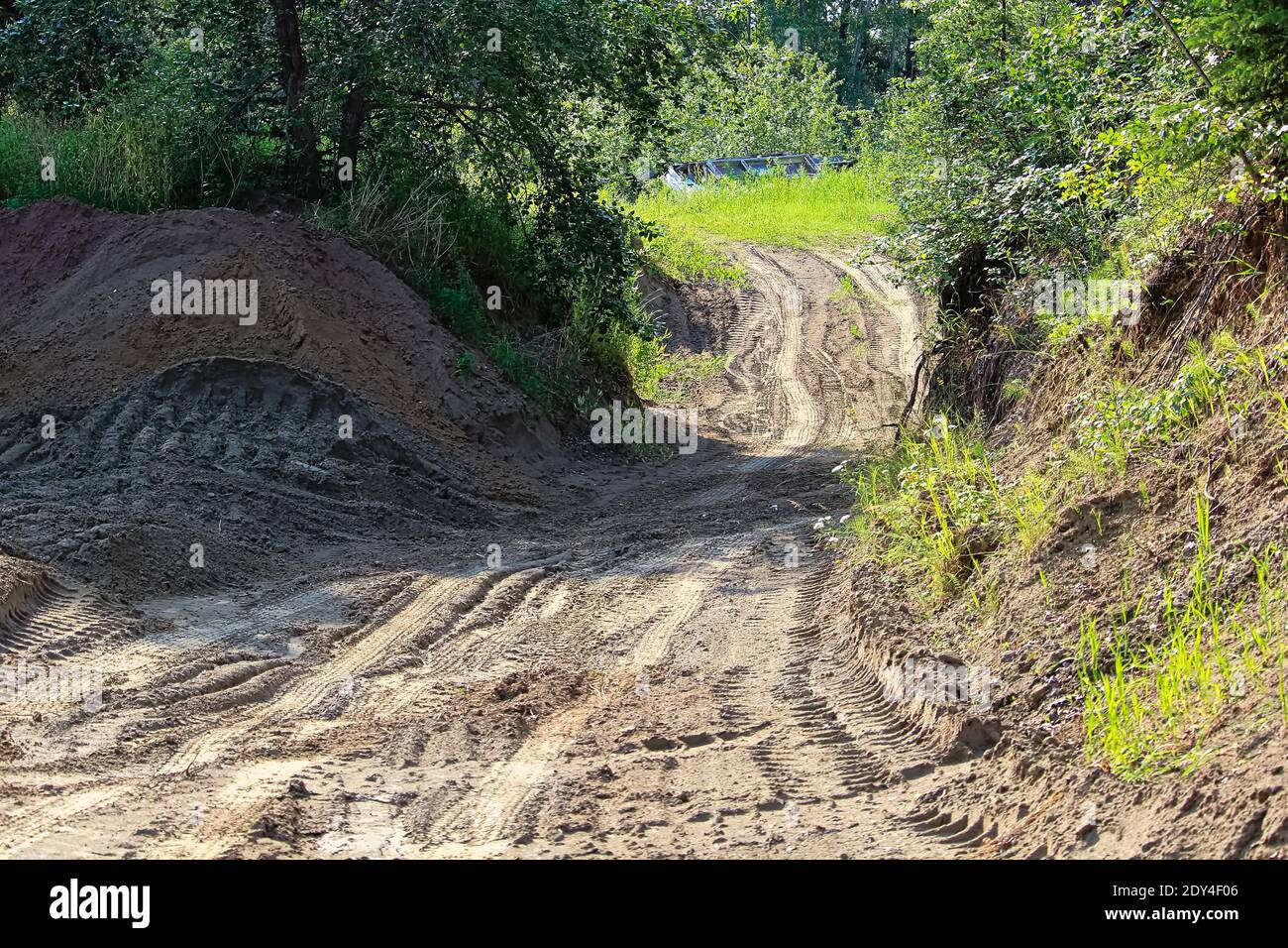 A sandy quadding trail with lots of tire tracks Stock Photo - Alamy