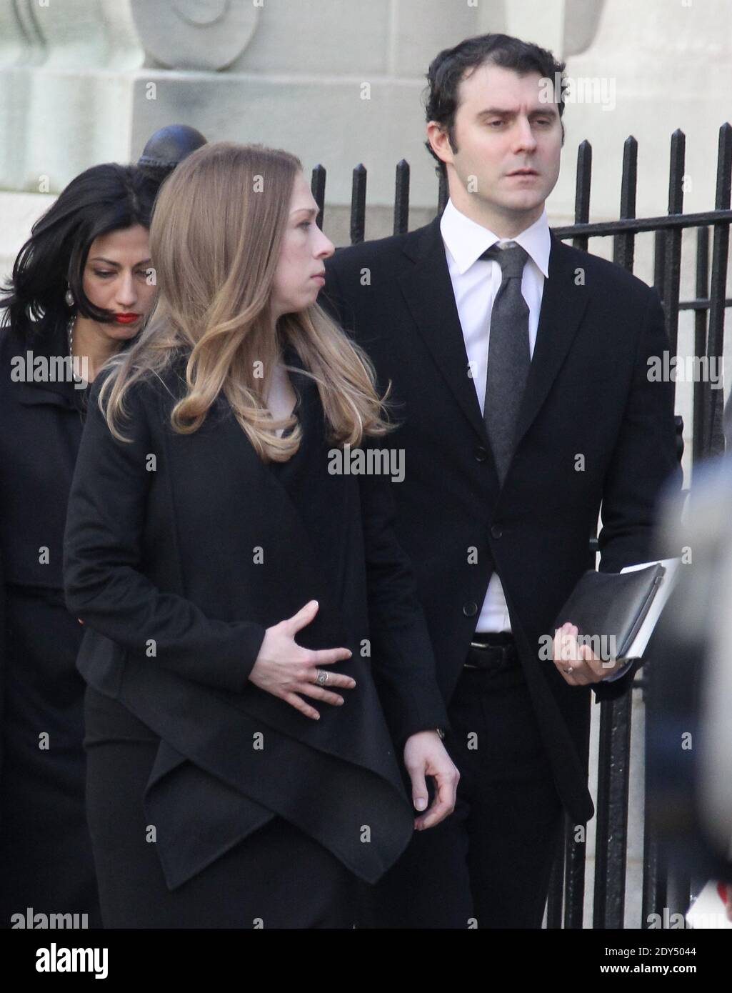Chelsea clinton husband marc mezvinsky hi-res stock photography and ...