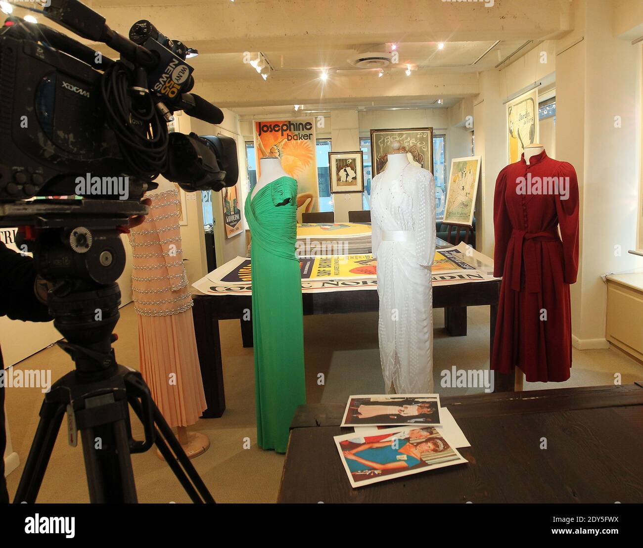 Charles and diana memorabilia hi-res stock photography and images - Alamy