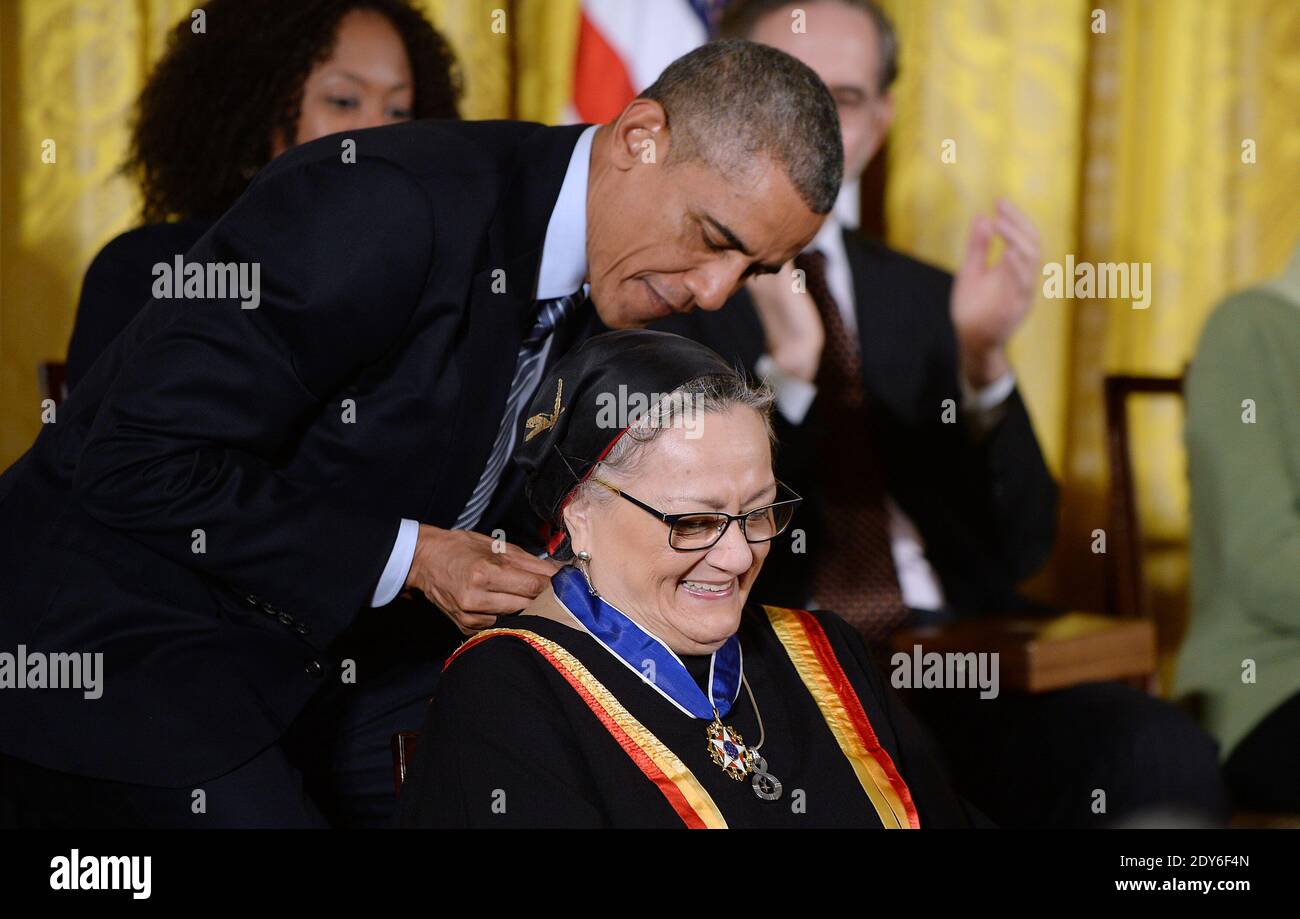 US President Barack Obama presents the Medal of Freedom to American ...