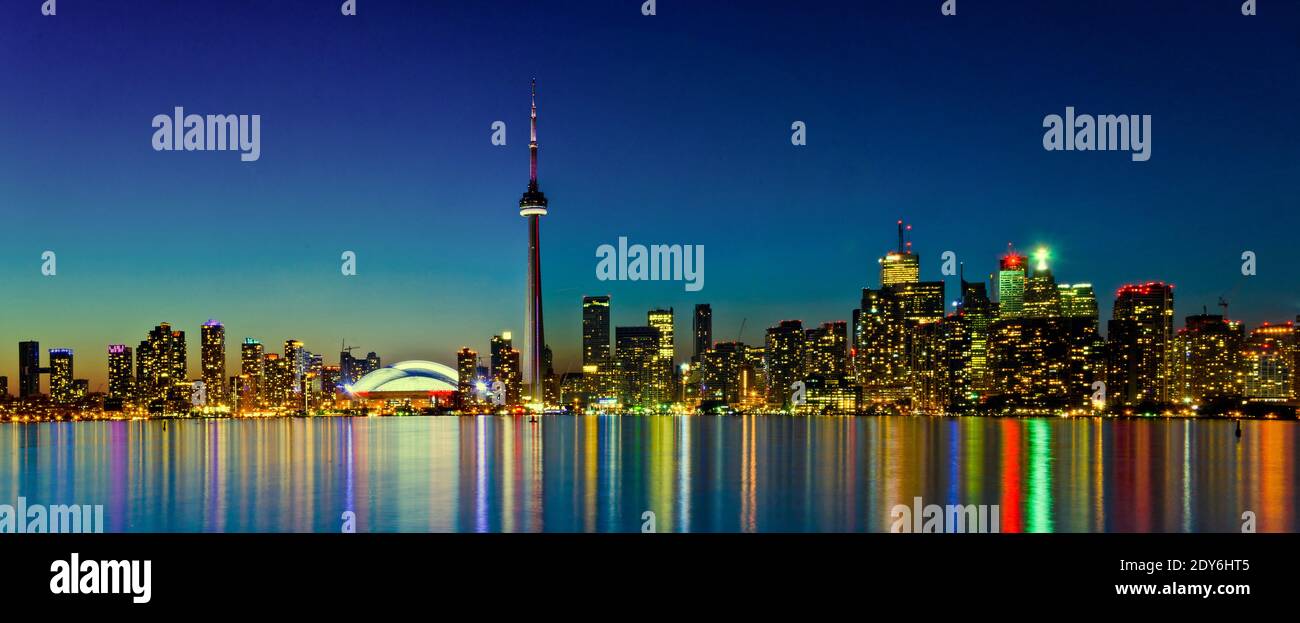 Toronto skyline or cityscape at night, Canada Stock Photo - Alamy