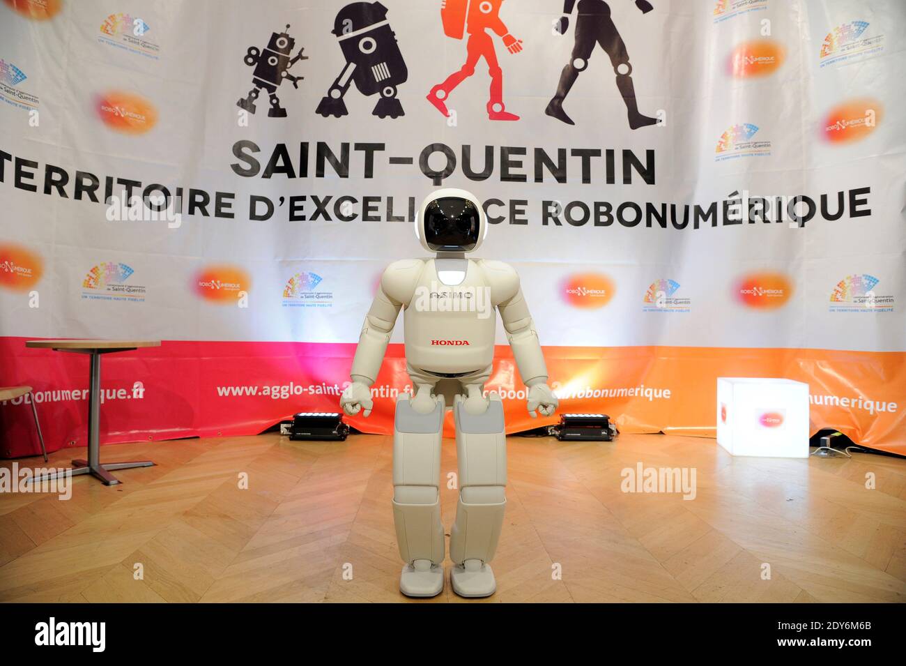 Honda's humanoid robot ASIMO (Advanced Step in Innovative MObility ...