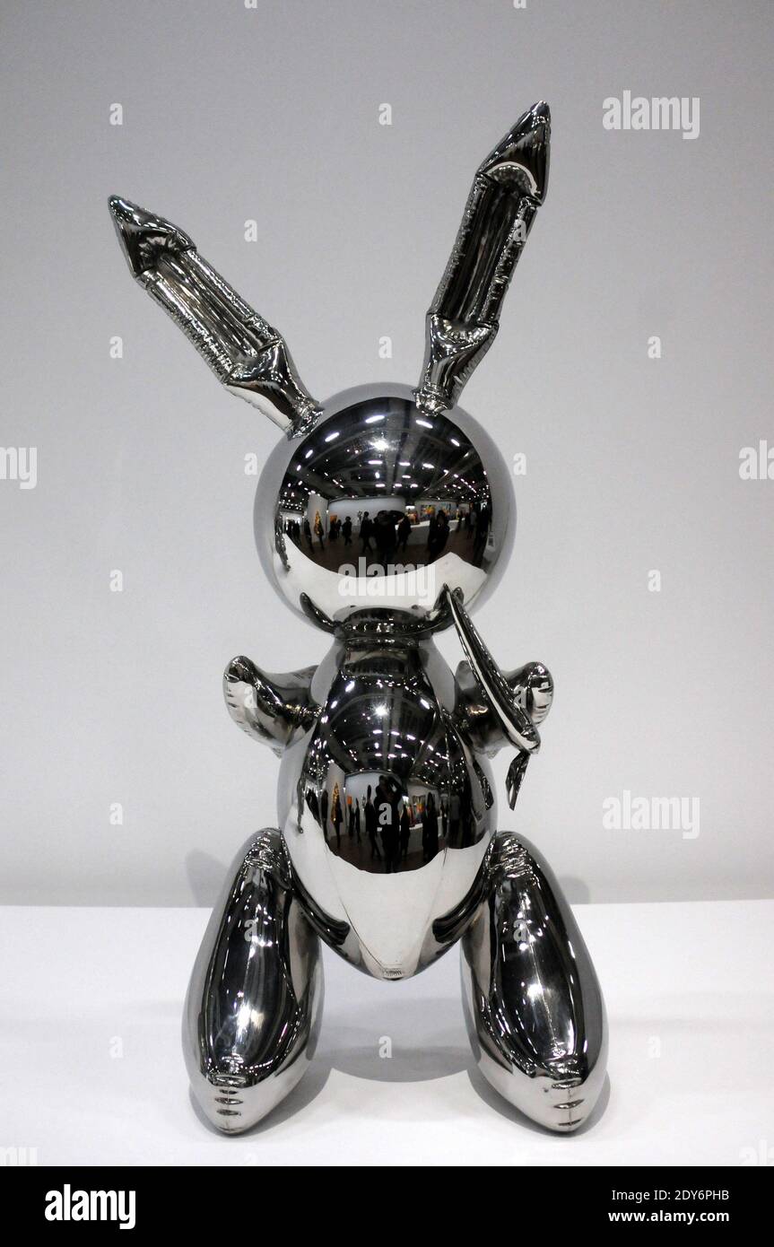 A Jeff Koons retrospective goes on display within the Pompidou Center ...