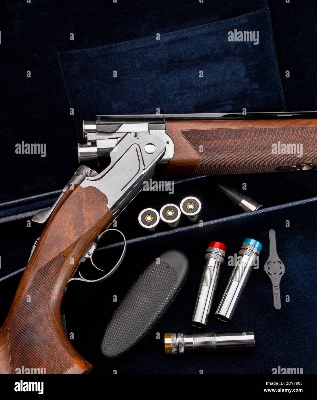 Blue shotgun ammunition hi-res stock photography and images - Alamy