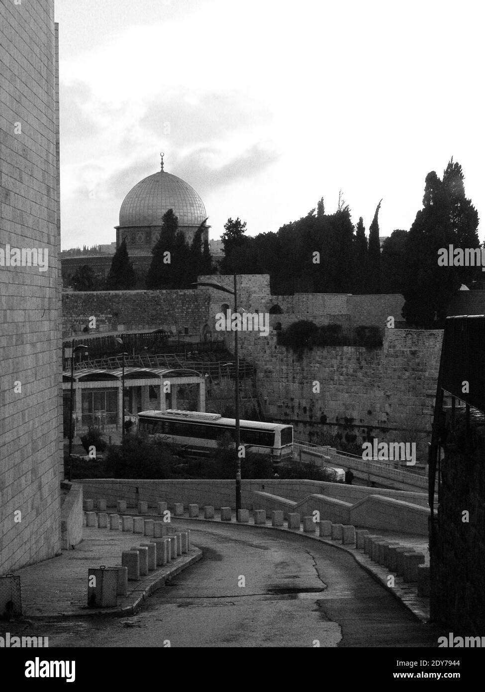 Aqsa Black and White Stock Photos & Images - Alamy