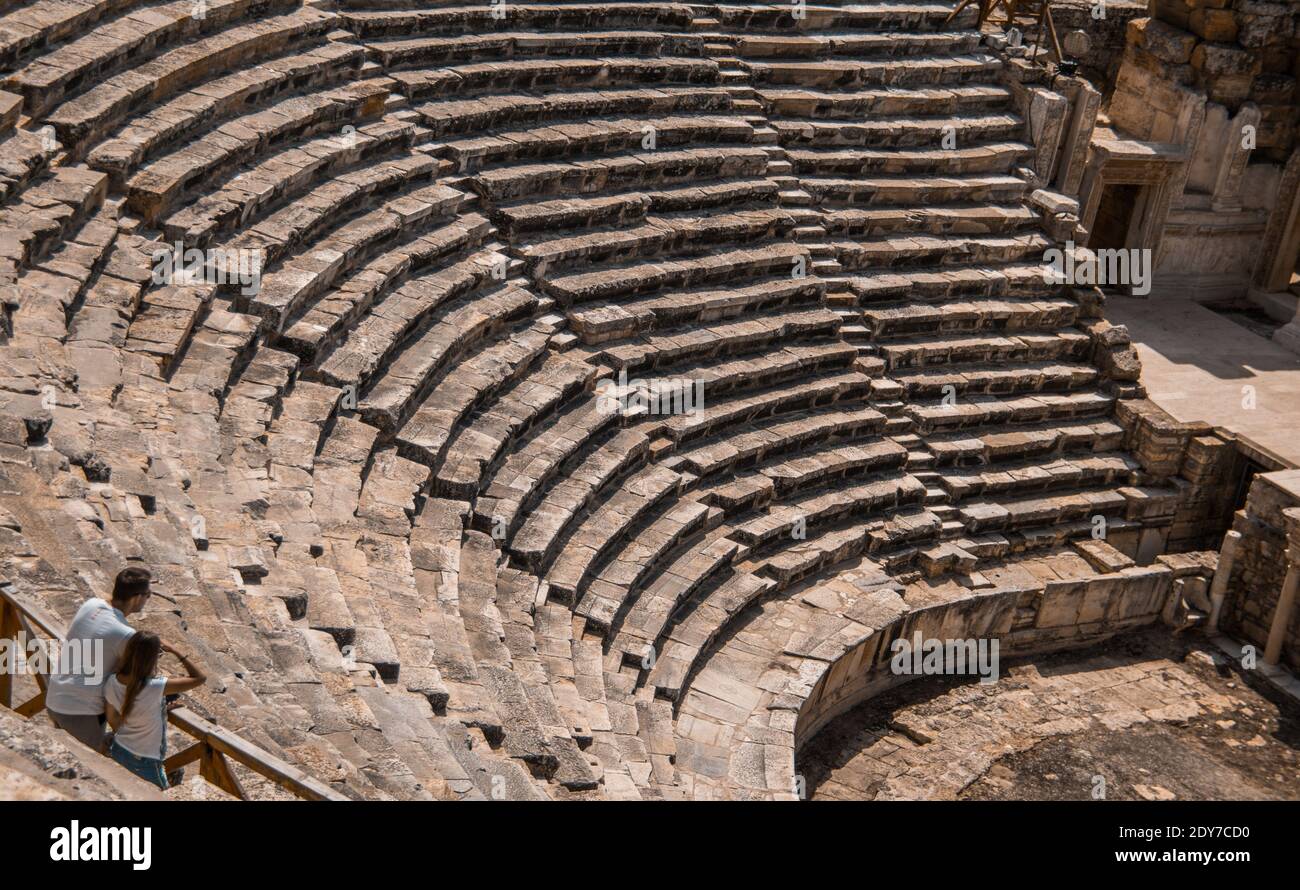 High theater walls hi-res stock photography and images - Alamy