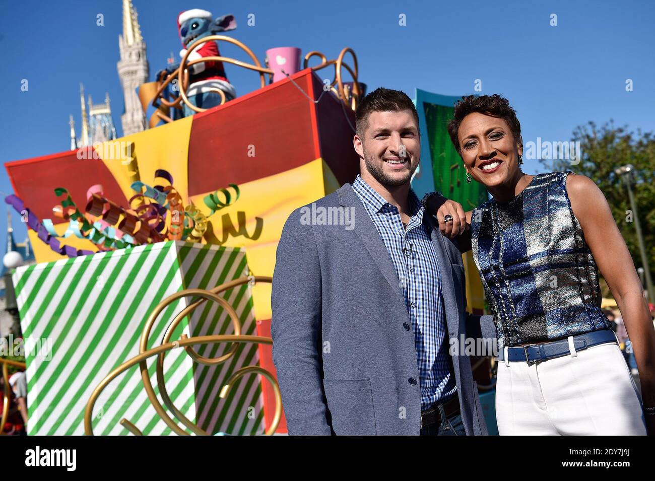 ?Good Morning America? anchor Robin Roberts poses with ESPN personality ...