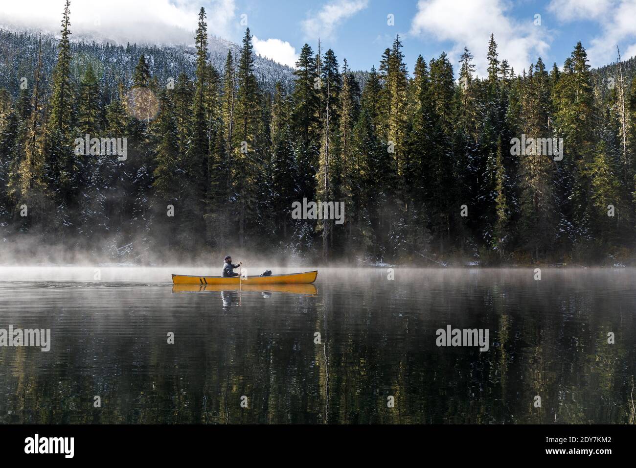 Mist rising off the river hi-res stock photography and images - Alamy