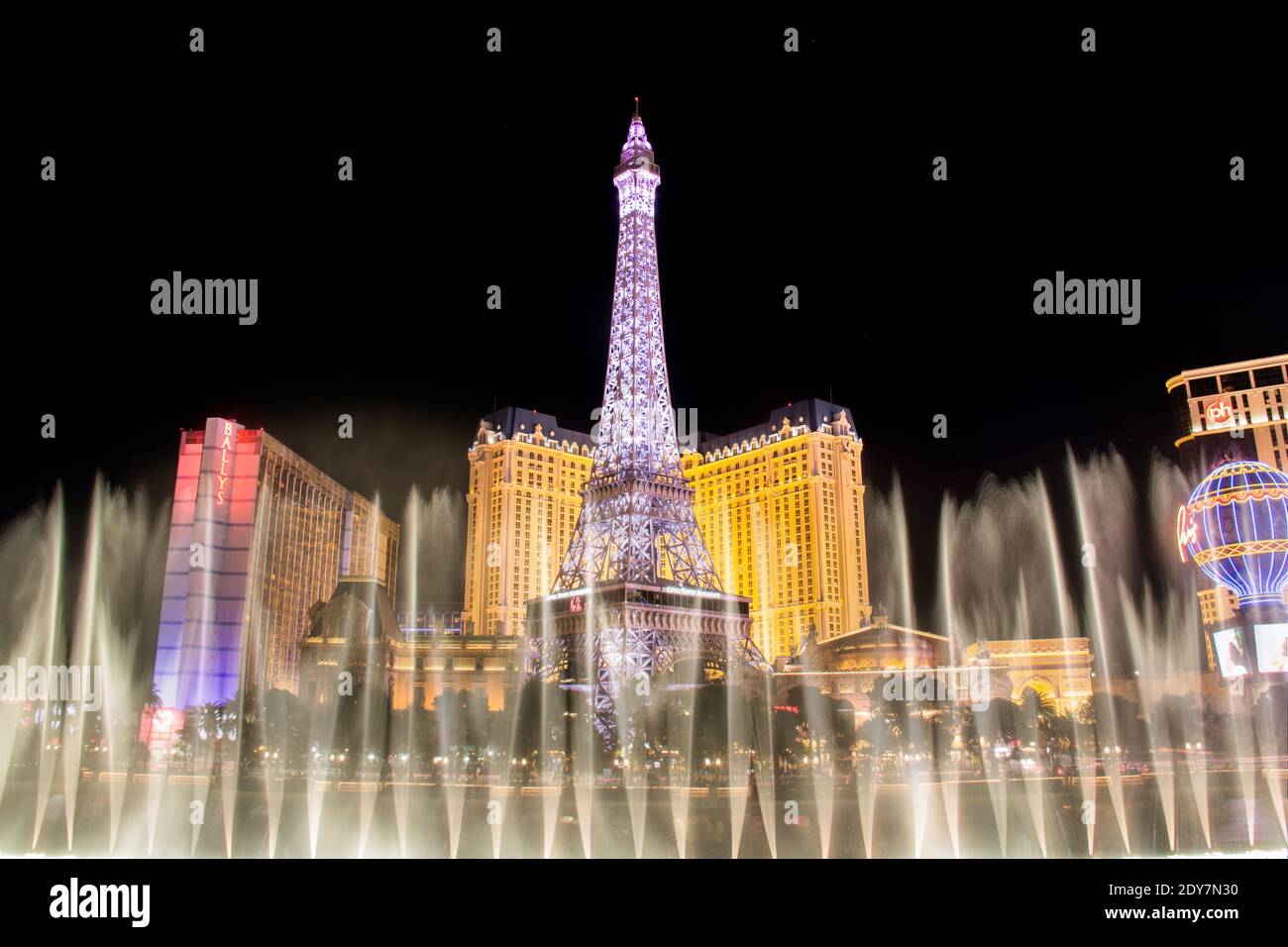 Beautiful view fountains bellagio hi-res stock photography and images - Alamy