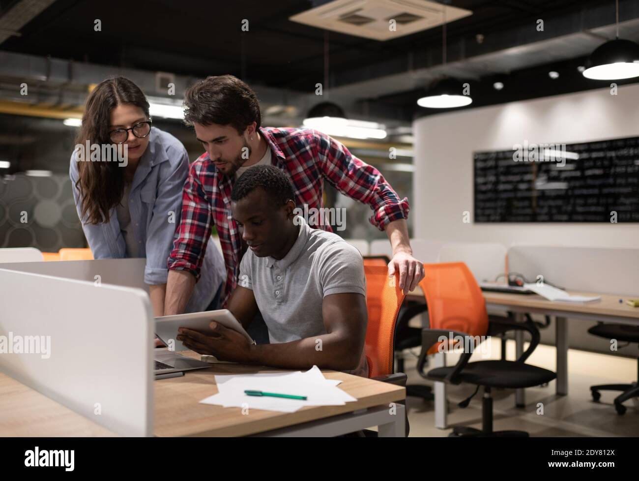 Colleague help hi-res stock photography and images - Alamy