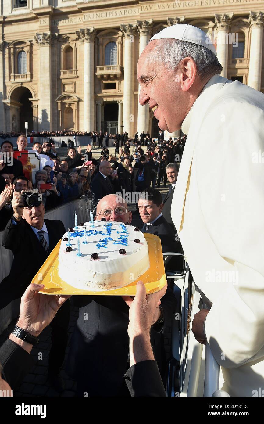 Pope francis cake with candles hi-res stock photography and images - Alamy
