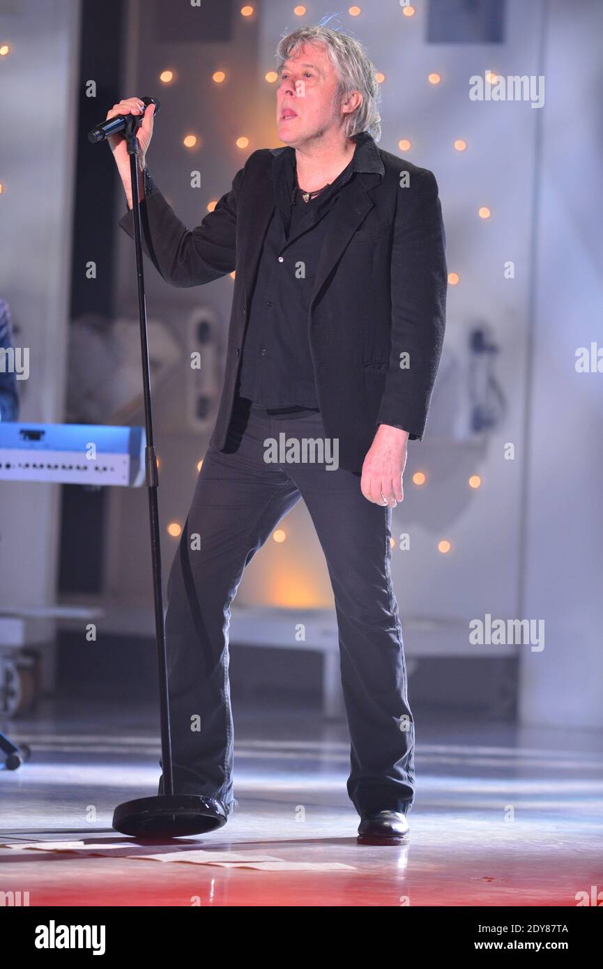 Chanteur max hi-res stock photography and images - Alamy