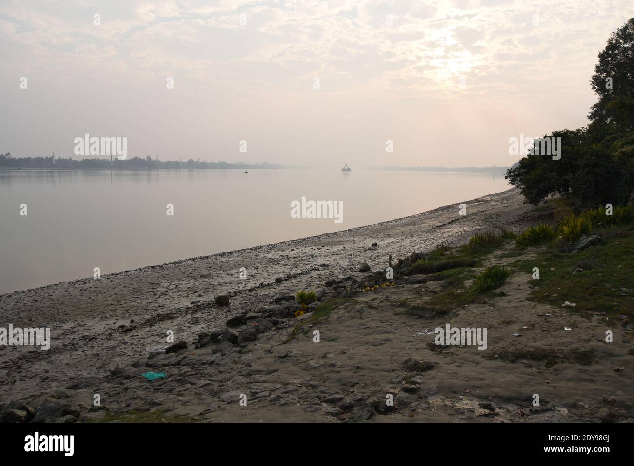 Riverbank of the Ganges. Sarenga, Sankrail, Howrah Stock Photo - Alamy