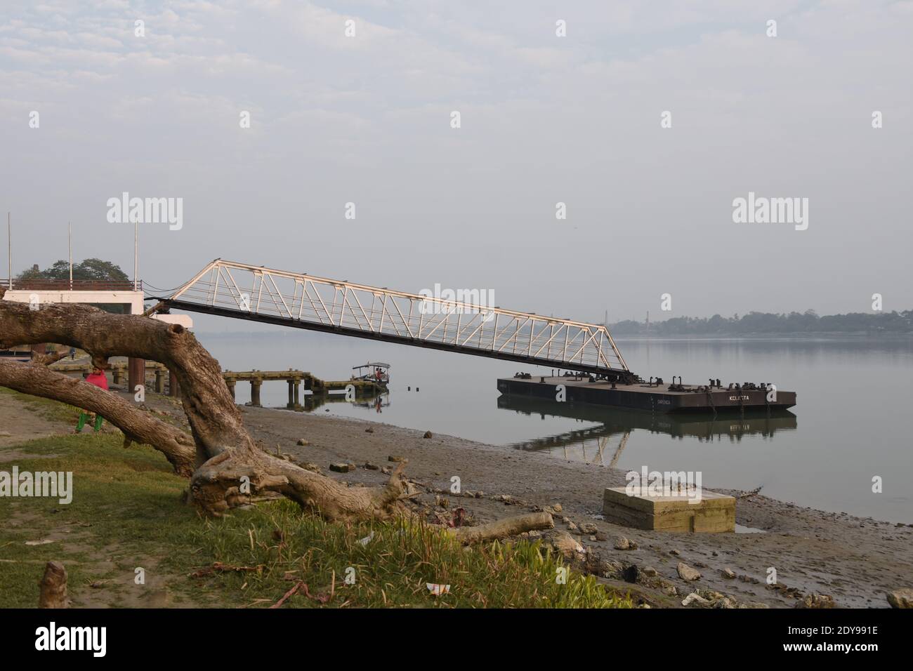 Launch jetty at riverbank of the Ganges. Sarenga, Sankrail, Howrah ...