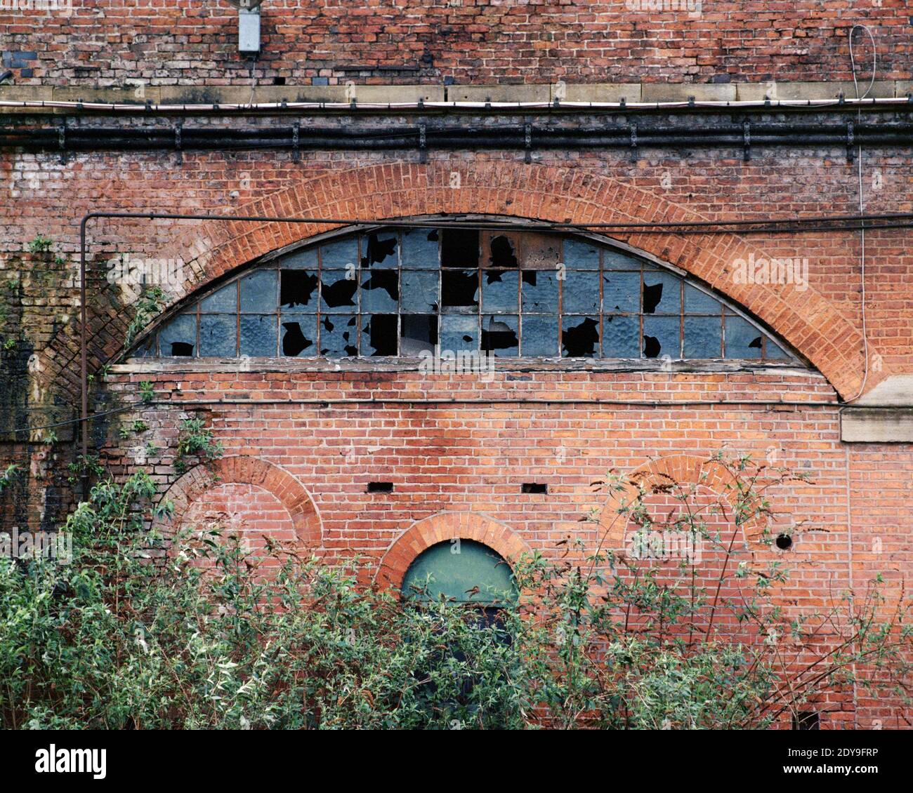 Broken infrastructure hi-res stock photography and images - Alamy