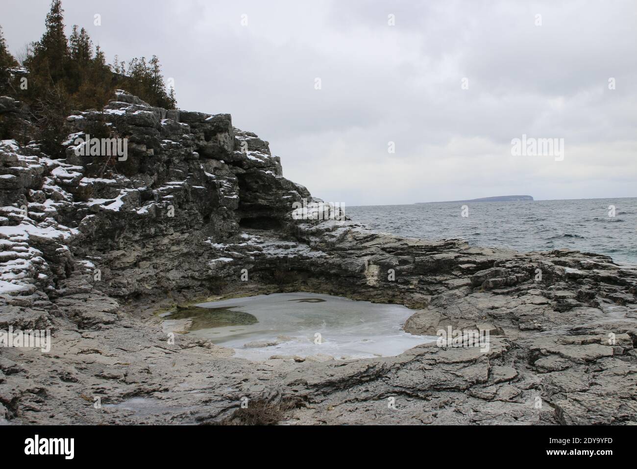 Tobermory Ontario, Bruce Peninsula frozen over in the winter Stock ...