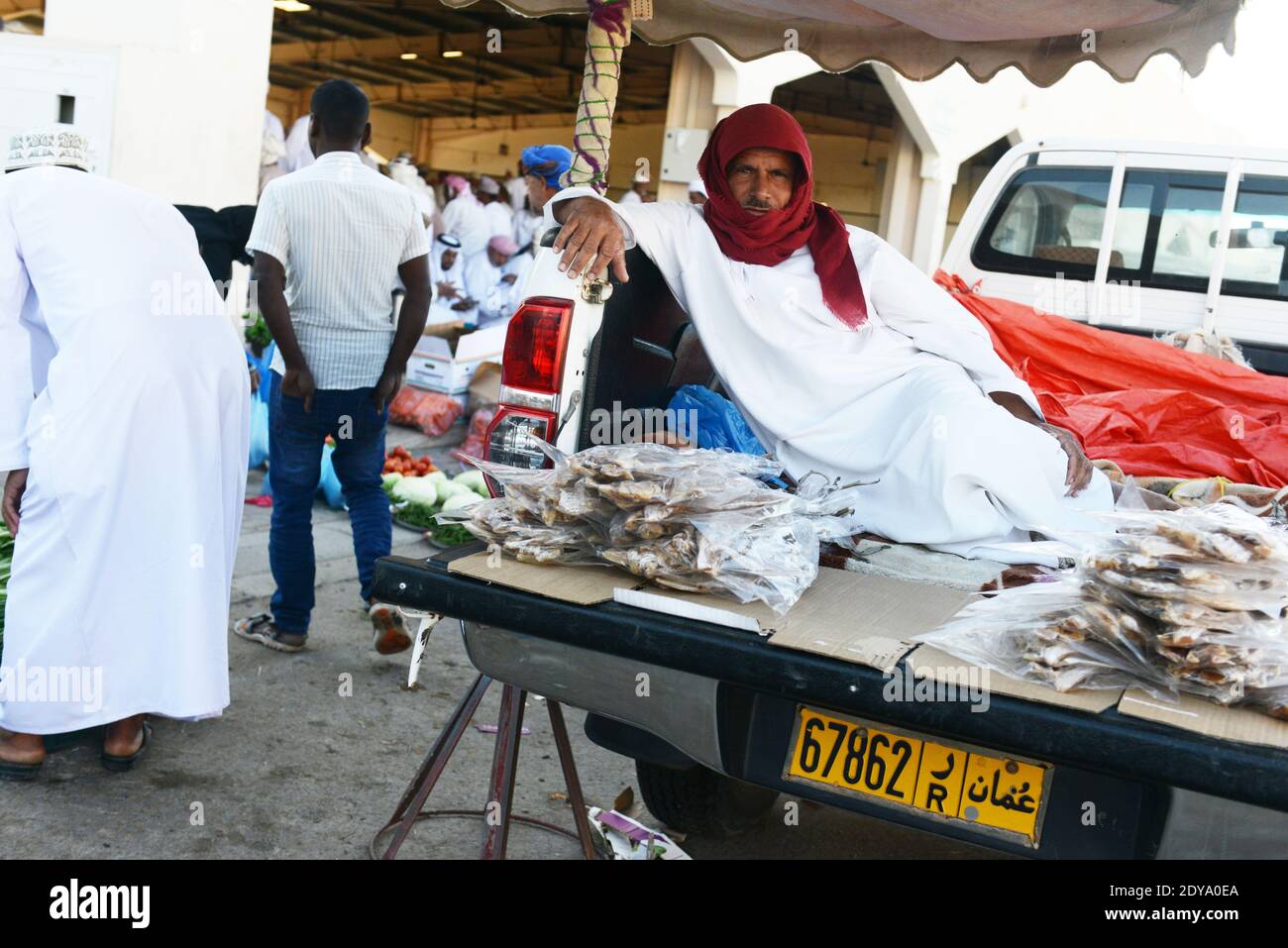 The vibrant Thursday cattle market in Sinaw, Oman Stock Photo - Alamy