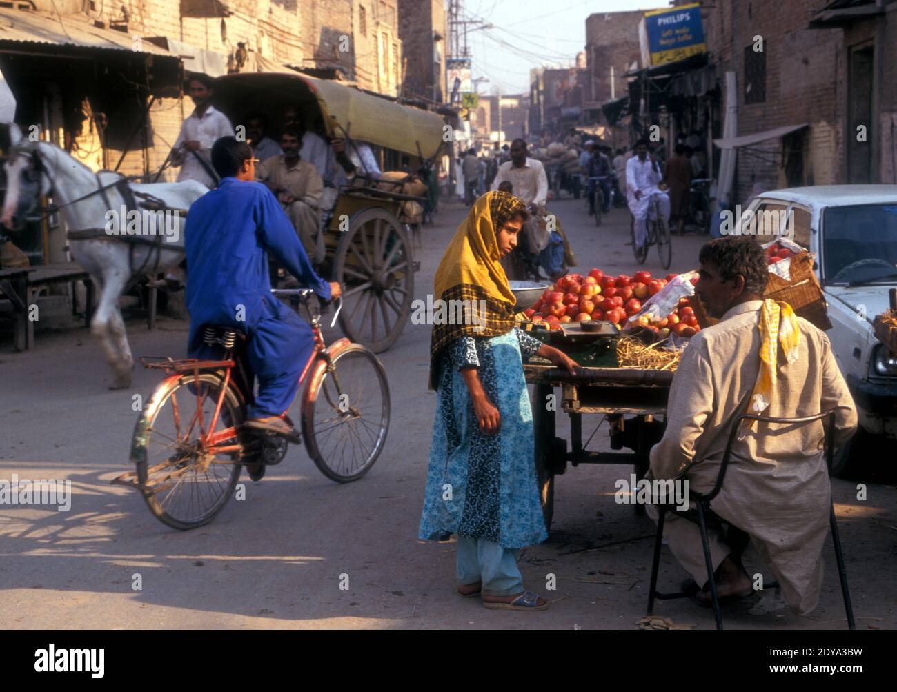 Street scene in old Multan, Pakistan 1980 Stock Photo - Alamy