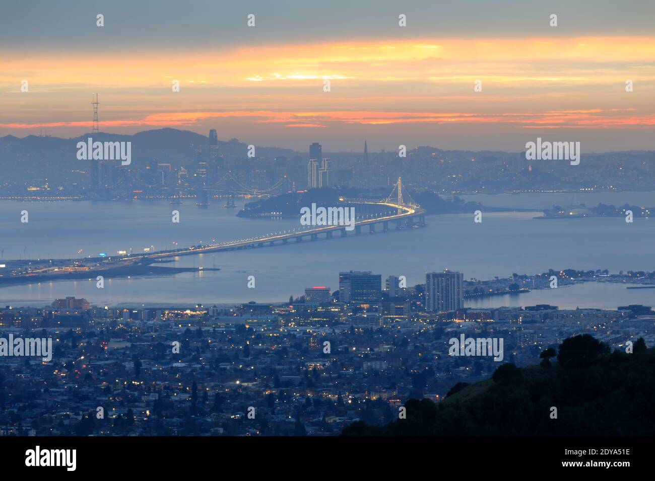 San francisco skyline from berkeley hi-res stock photography and images ...
