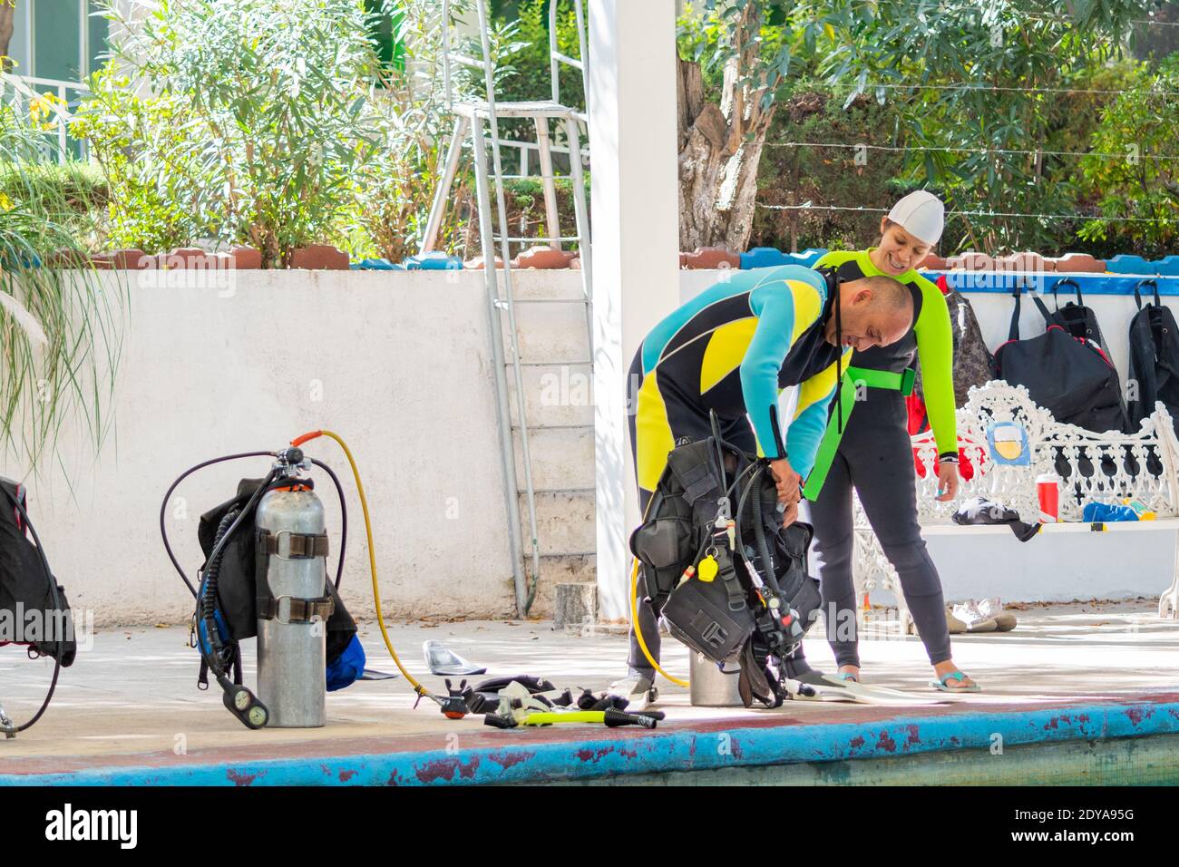Person underwater hi-res stock photography and images - Alamy