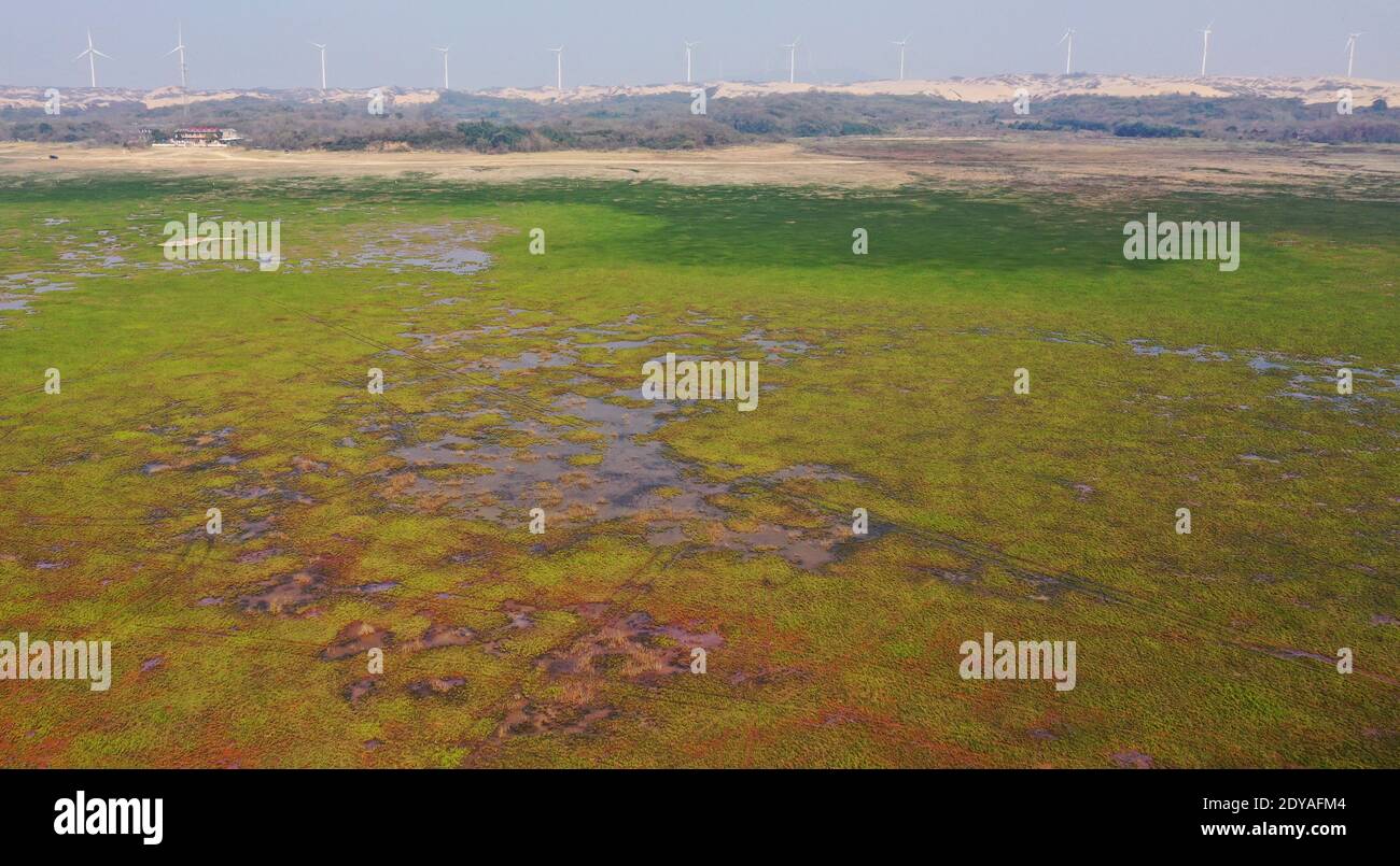 The magnificent sight of China's largest freshwater lake, Poyang Lake ...