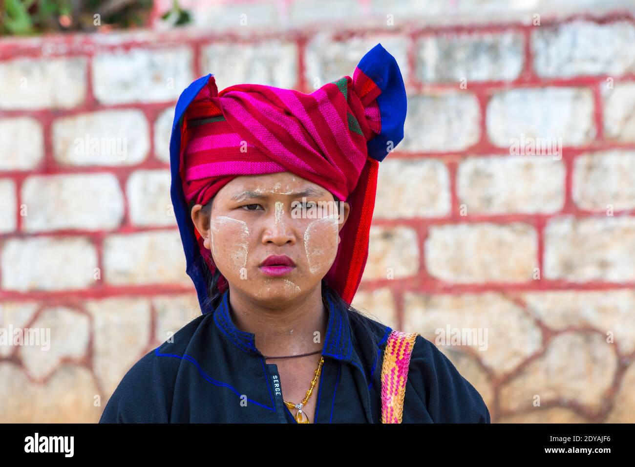 Pa O lady with thanaka on face at Shwe Indein Pagoda complex, Shan ...