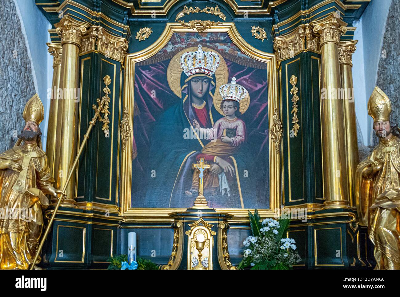 Painting of ancient market square hi-res stock photography and images ...