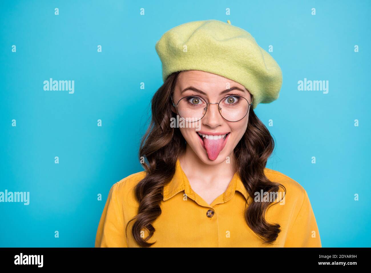 Show careless clothes hi-res stock photography and images - Alamy