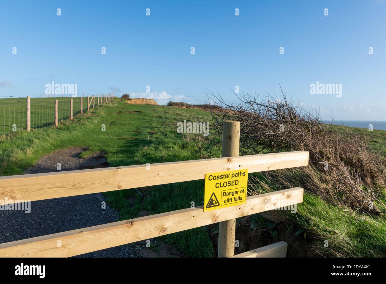 Barricade footpath barricade hi-res stock photography and images - Alamy