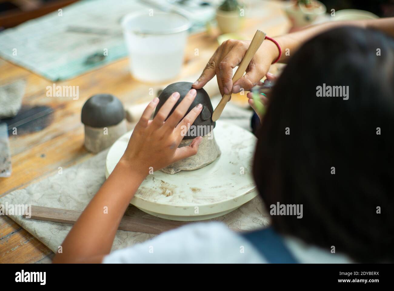 Ceramics class school hi-res stock photography and images - Alamy