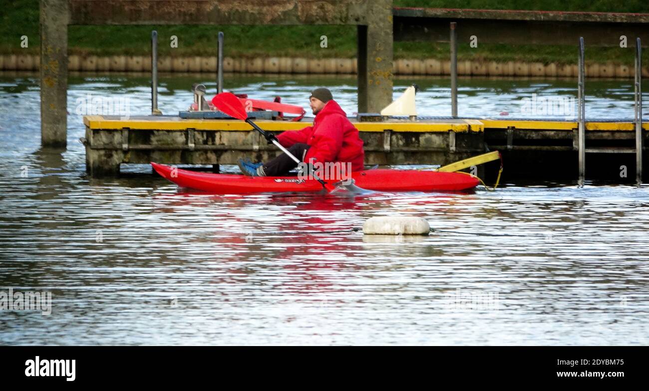Hampstead pond men's hi-res stock photography and images - Alamy