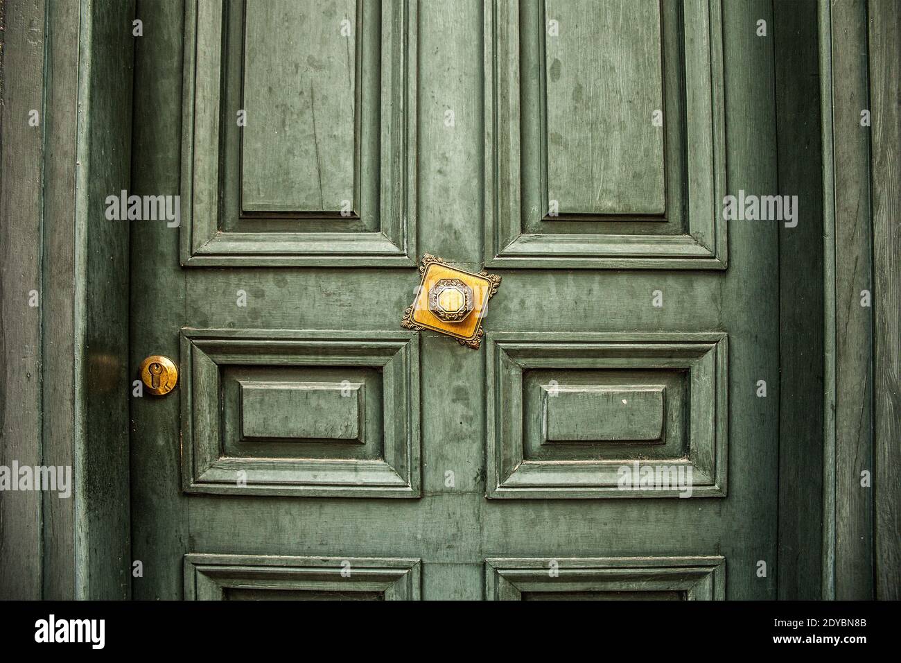 Classic vintage golden door hi-res stock photography and images - Alamy