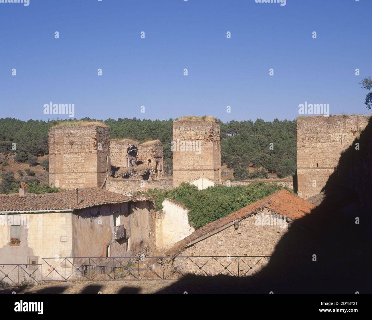 TORREONES DEL CASTILLO - S XIV. Location: CASTILLO / RECINTO AMURALLADO ...