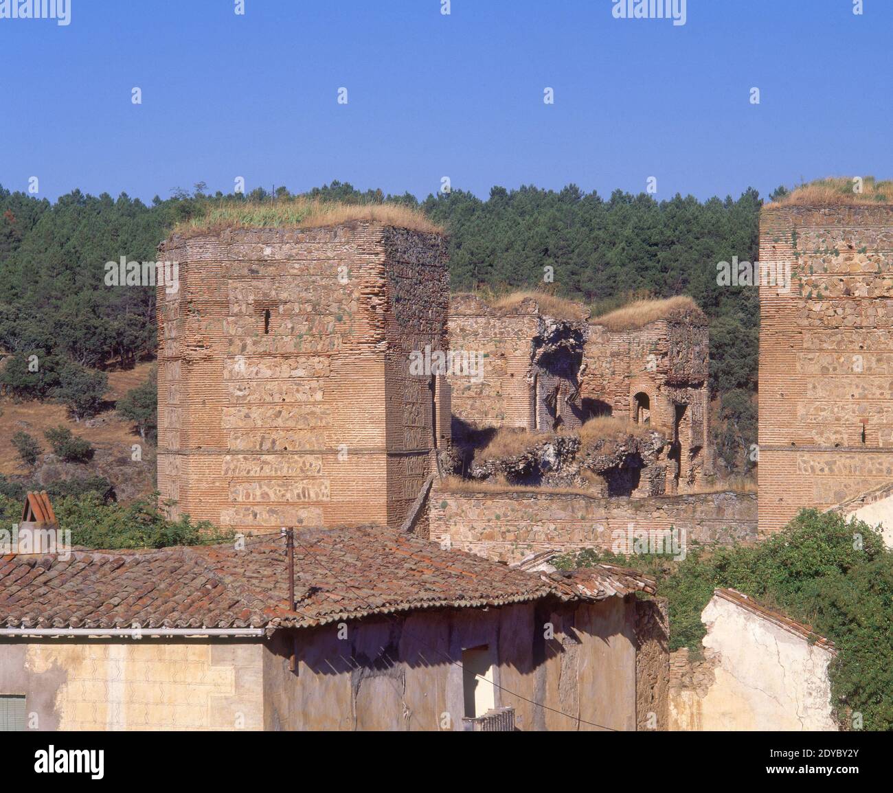 TORREONES DEL CASTILLO - S XIV. Location: CASTILLO / RECINTO AMURALLADO ...