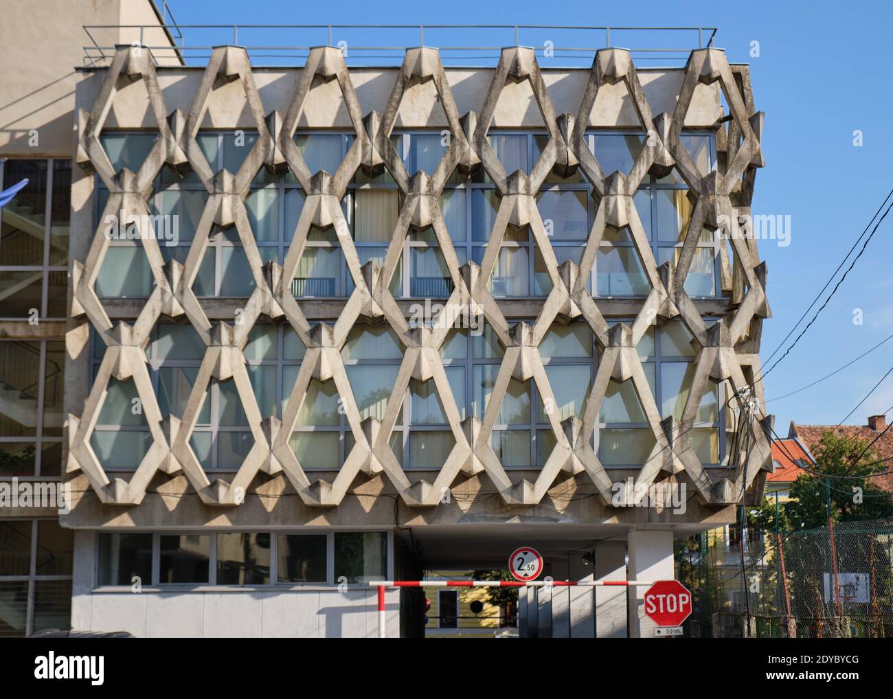 Brutalist architecture hi-res stock photography and images - Alamy