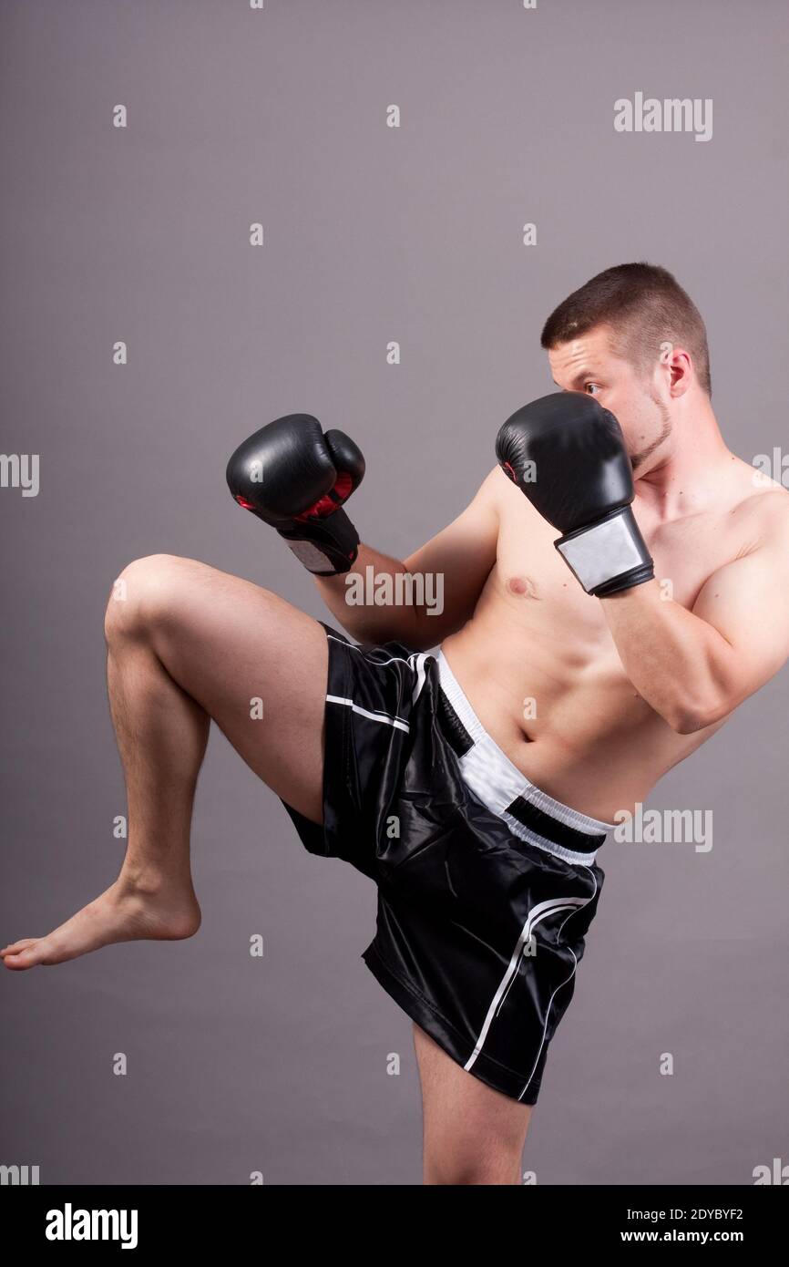kick-boxer training before fight Stock Photo - Alamy