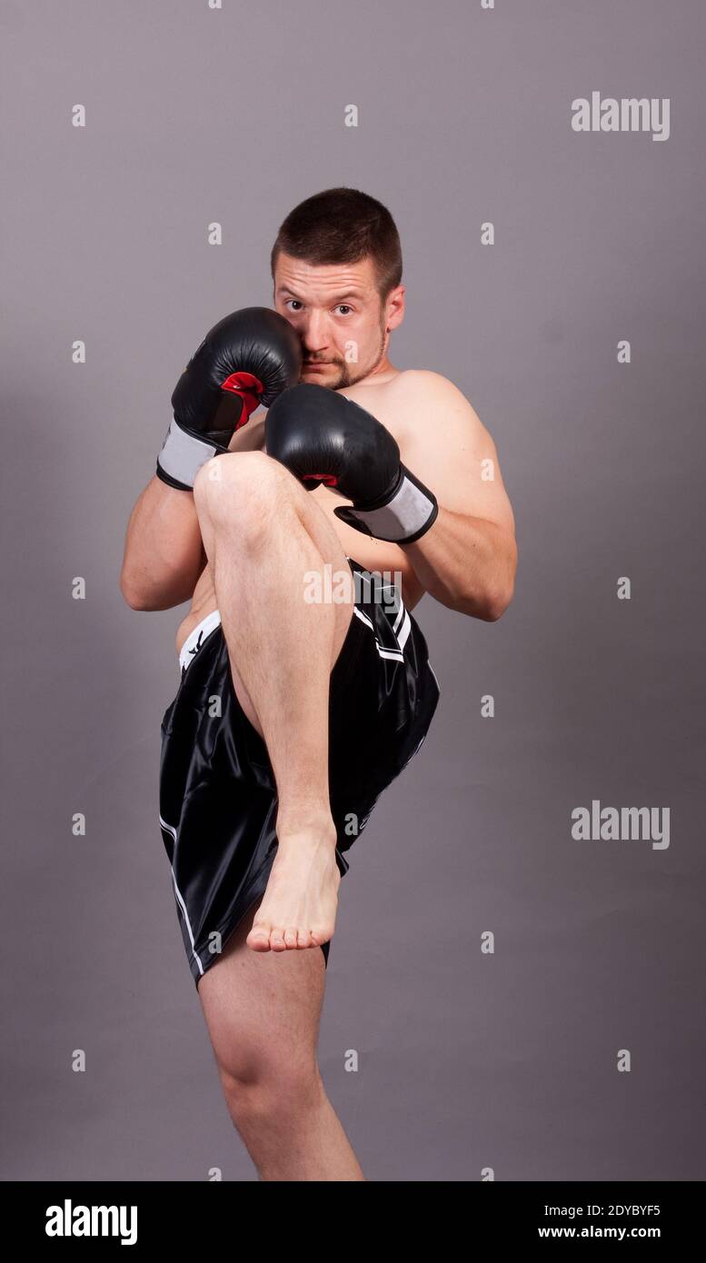 kick-boxer training before fight Stock Photo - Alamy